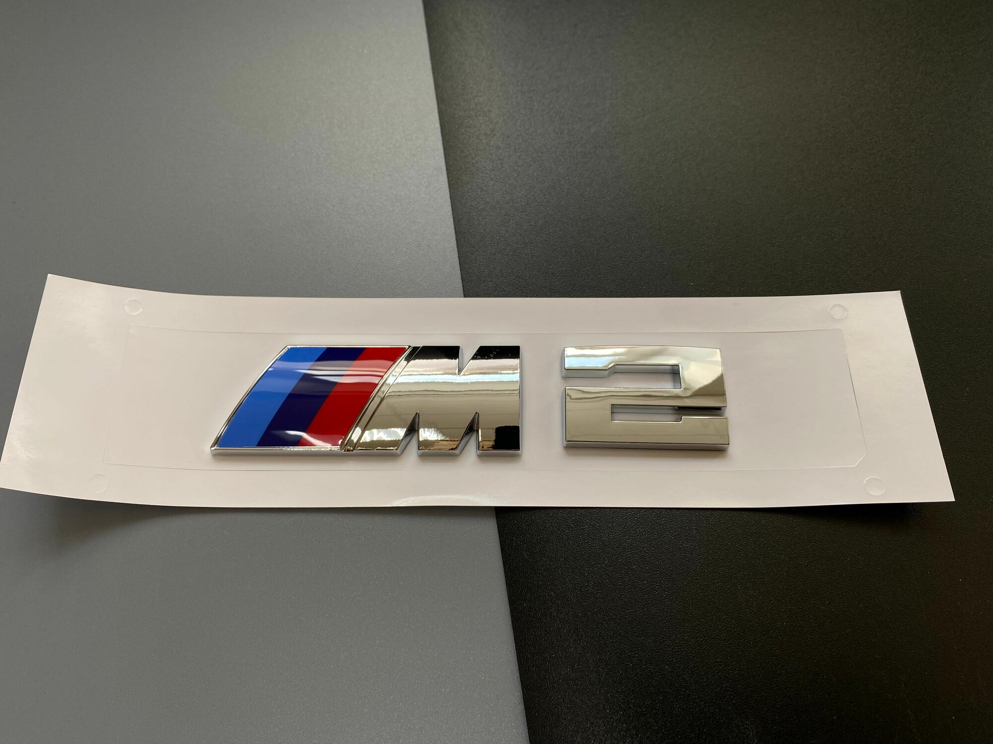 M2 надпись эмблема БМВ/ буква M2 на багажник шильдик BMW хром