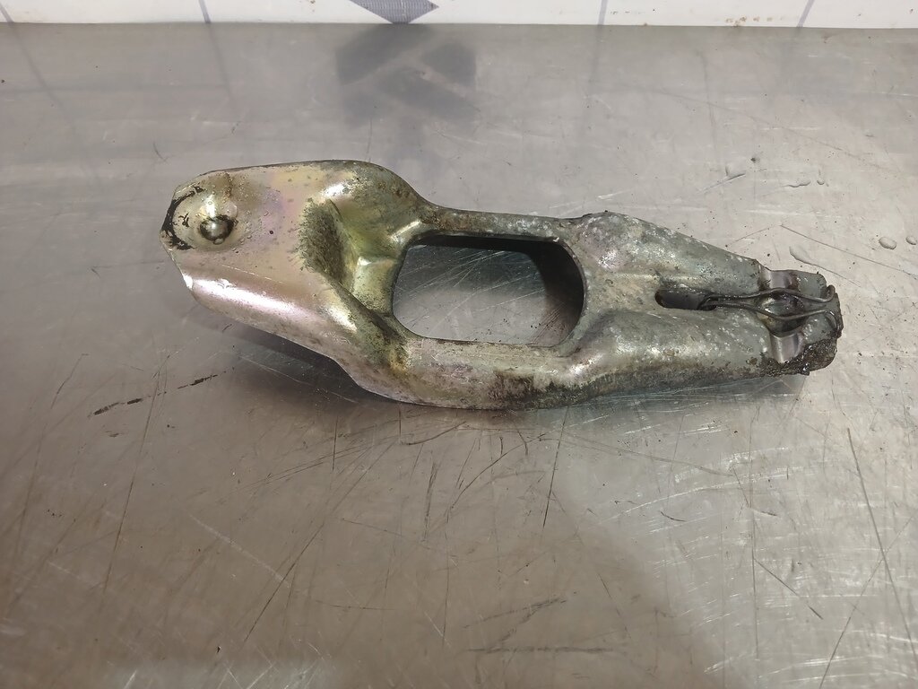 Вилка сцепления Audi A6 (C4) 1994-1997