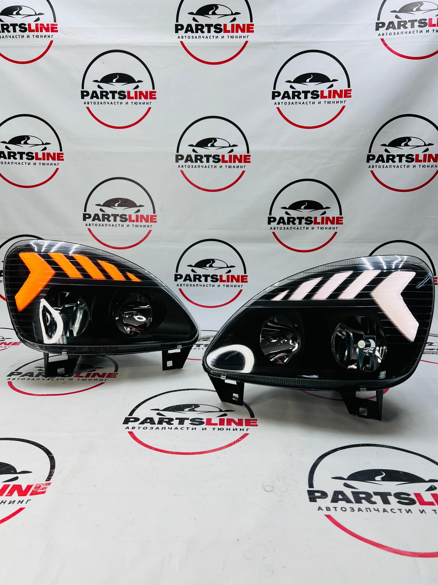 Фары передние на ГАЗель Бизнес в стиле AUDI стандарт комплект 2 шт