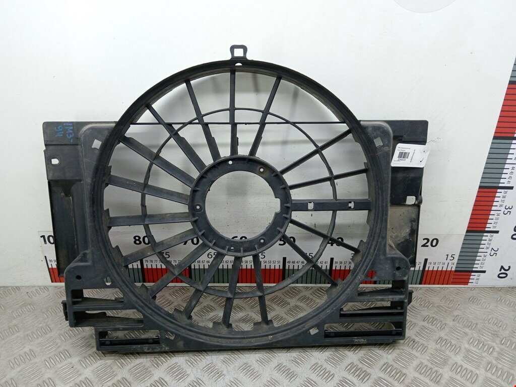 Диффузор вентилятора BMW X5 (E53) 64546906106 арт. 2248033