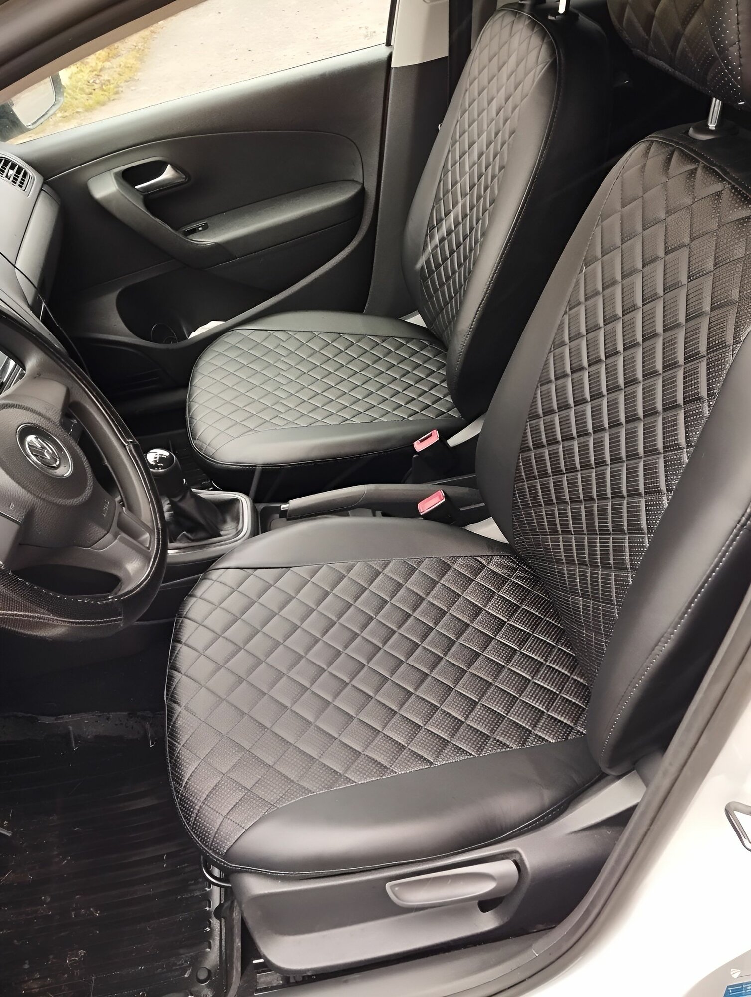 Авточехлы с Ромбом на Volkswagen Polo (Сплошная задняя спинка седан) V (2009-2020), чехлы для Поло со сплошной задней спинкой