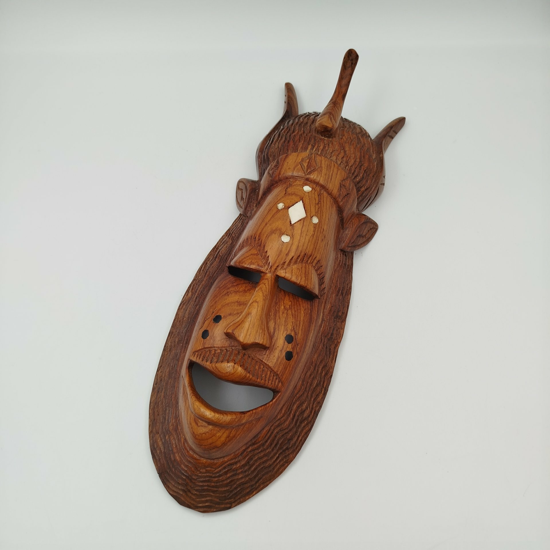 Маска настенная хитреца Йо, дерево, резьба, Африка, 1990-2010 гг.