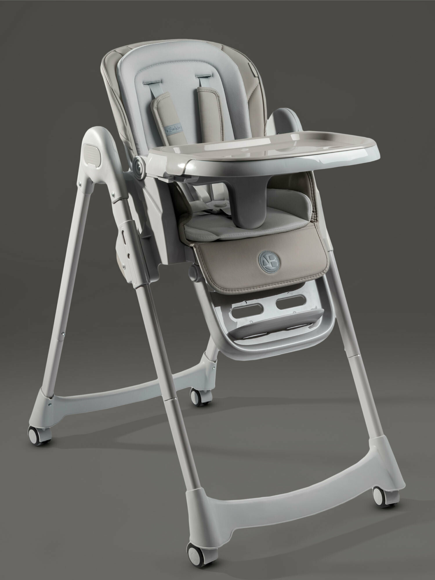 Стульчик для кормления Amarobaby Yummy молочный