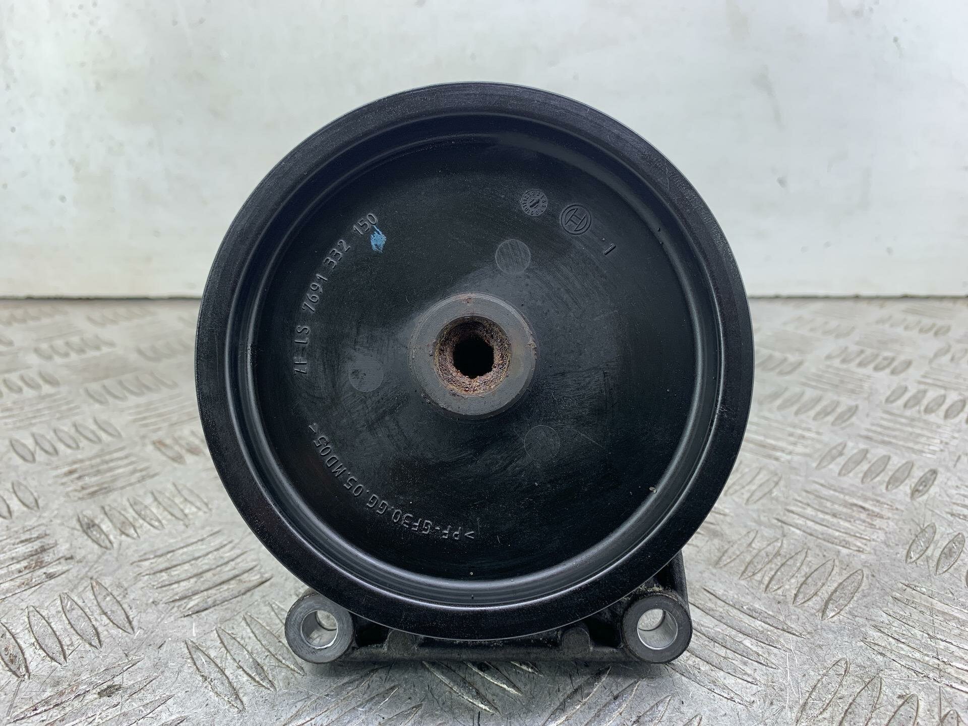 Насос гидроусилителя руля Mercedes-Benz Sprinter W906 (2006 - 2014) A0064667801