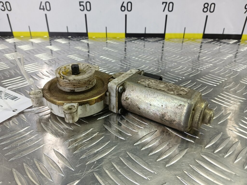 Моторчик стеклоподъёмника Б/У для LAND ROVER FREELANDER I рестайлинг (2003—2006) CVH101210