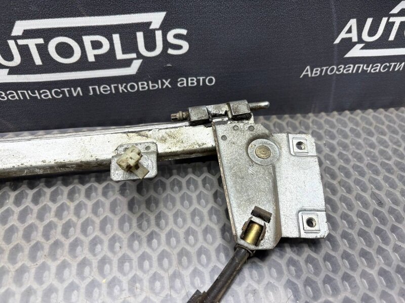 Электростеклоподъемник Левый Задний Audi 100 C3 (2.6 ABC) Б/У с пробегом Арт. 20650 — фото 1