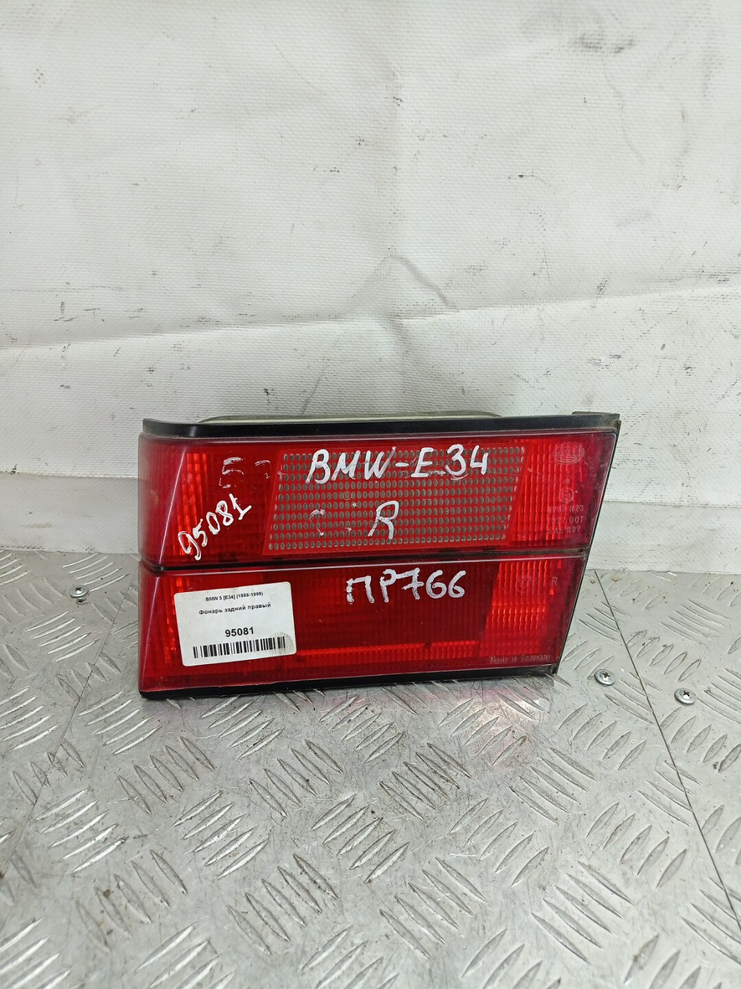 Фонарь крышки багажника правый BMW 5 E34 (1987 - 1996)