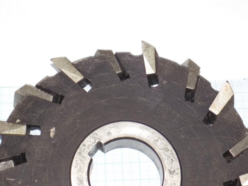 Фреза дисковая 3-х сторонняя 160х22х40 мм со вставными разнонаправленными ножами р6м5