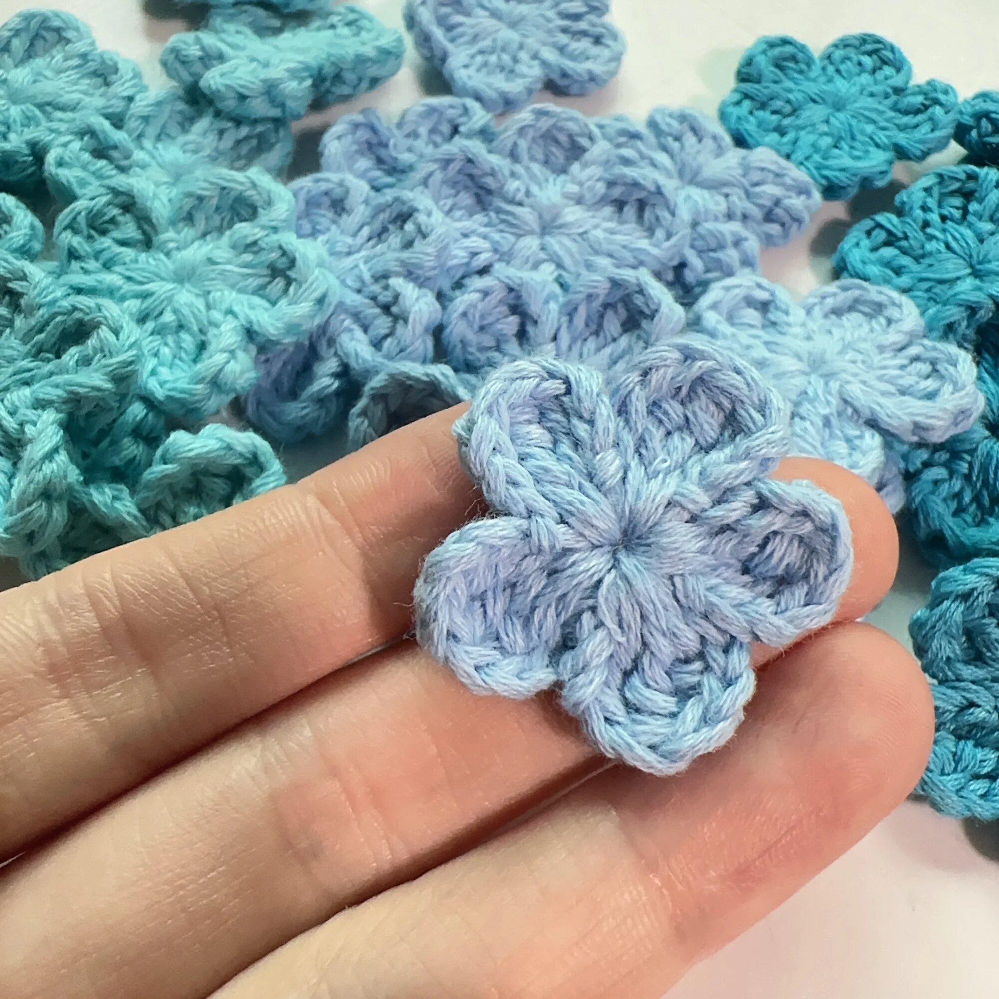 Цветы из шерсти ручной работы 23 цвета 3 см 10 шт A17 10 Pieces