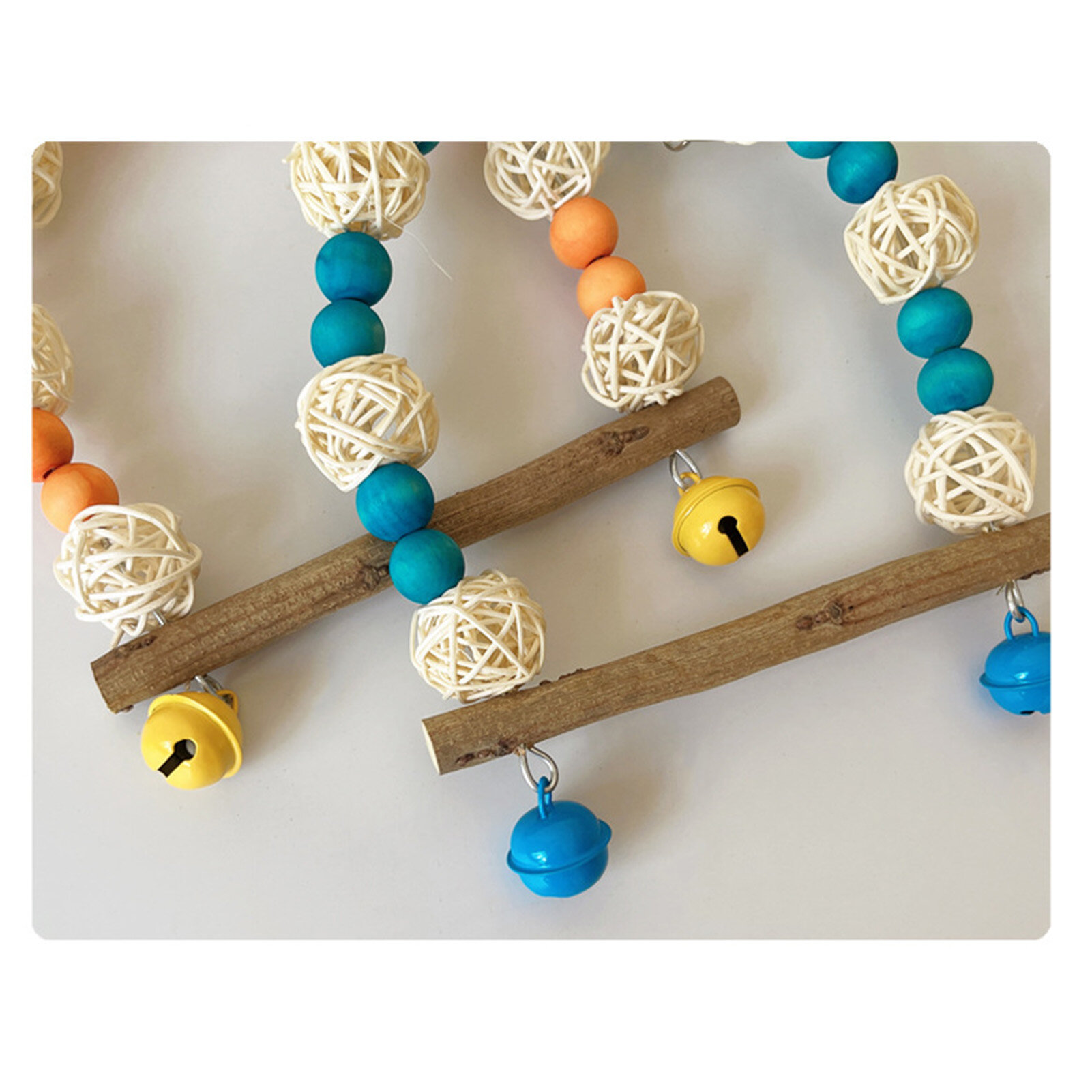 Игрушка-качалка для птиц, разноцветные деревянные бусины, мяч из ротанга, качели для попугая, окунь с колокольчиками для корелл, неразлучников, синий
