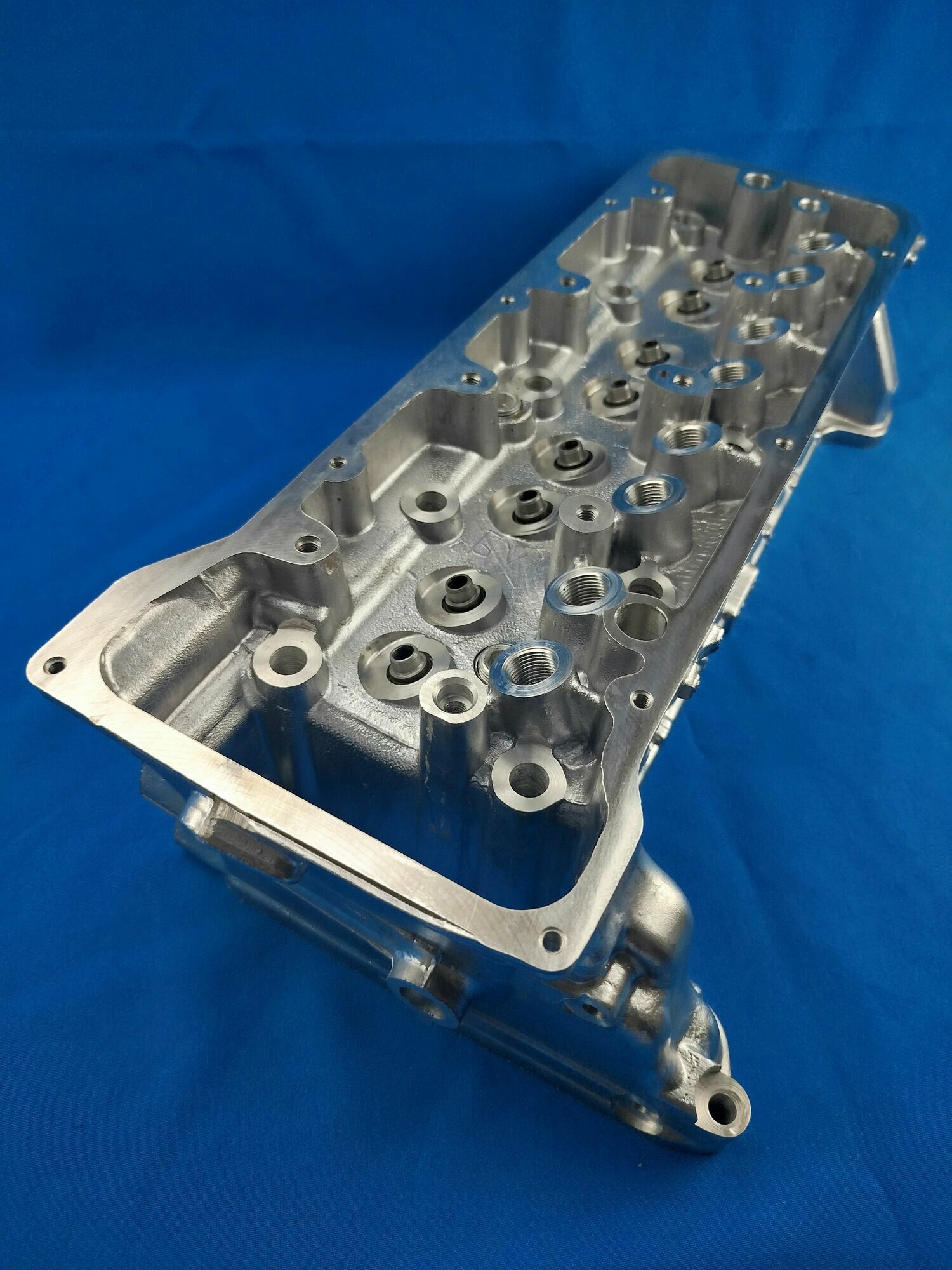 Головка блока цилиндров "ВАЗ" для автомобилей ВАЗ 2104, 05, 073инж. голая (2104-1003011)