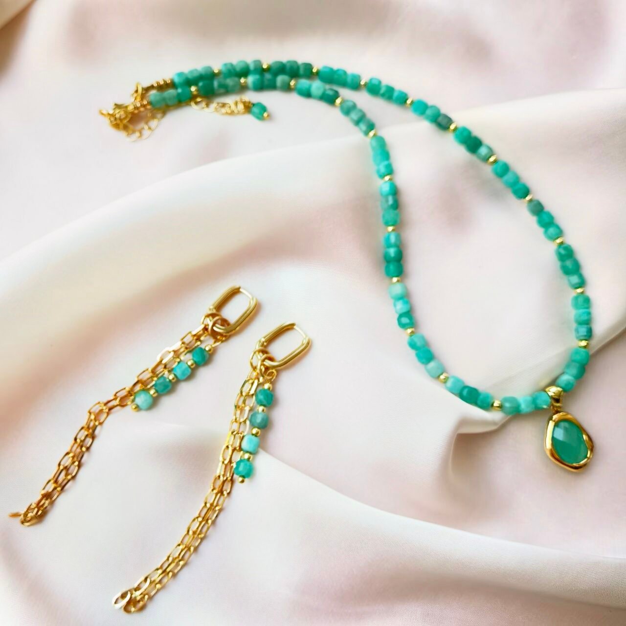 Комплект бижутерии: колье, серьги, подвеска, амазонит