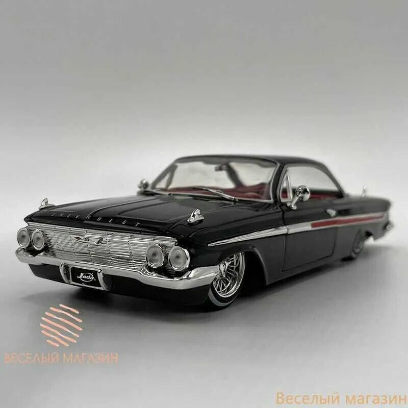 1:24 Литые автомобильные модели игрушек 1961 Chevrolet Impala миниатюрные копии для коллекции