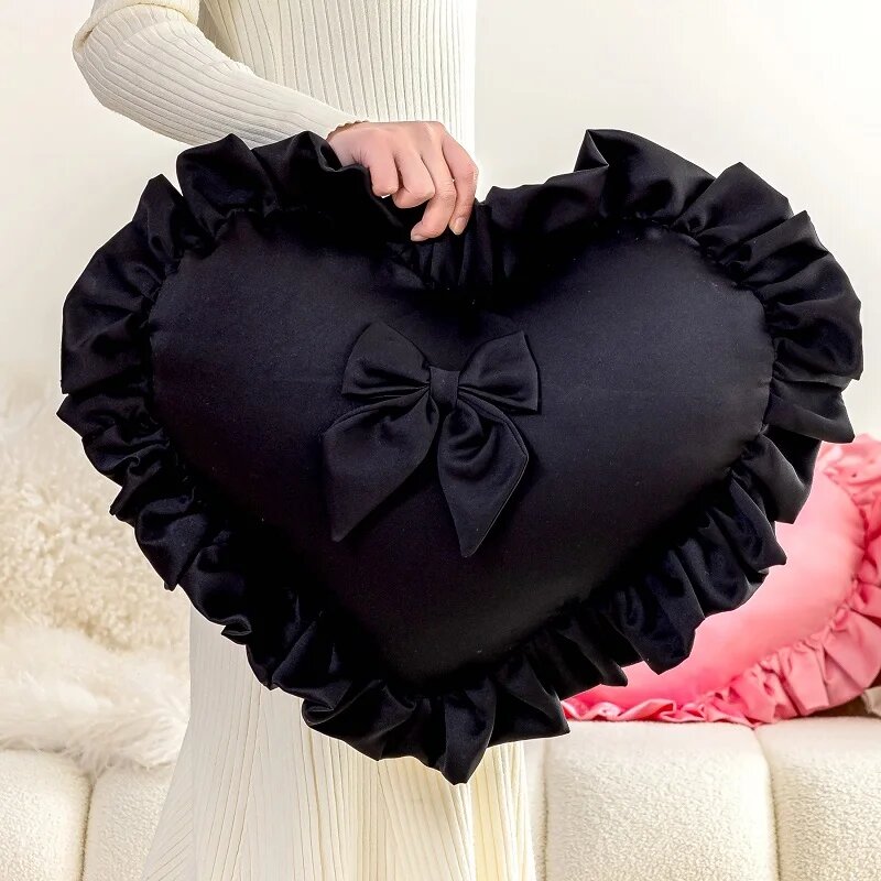 Белая атласная подушка-сердце Love Cushion Черный, black