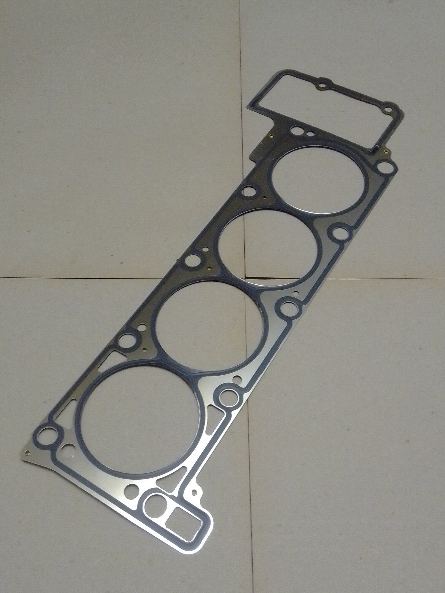 Прокладка ГБЦ металлическая с клеем для Газель Газель-Бизнес Соболь УАЗ Волга с двигателями ЗМЗ -405 -409 (евро 3 - 4 ). Квадратис 40624-1003020