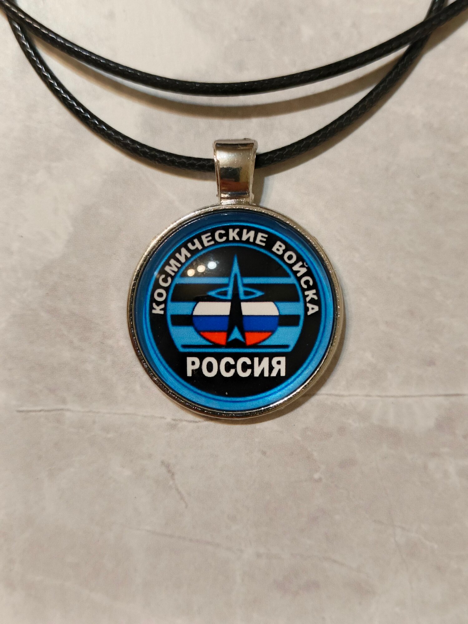 Колье, стекло