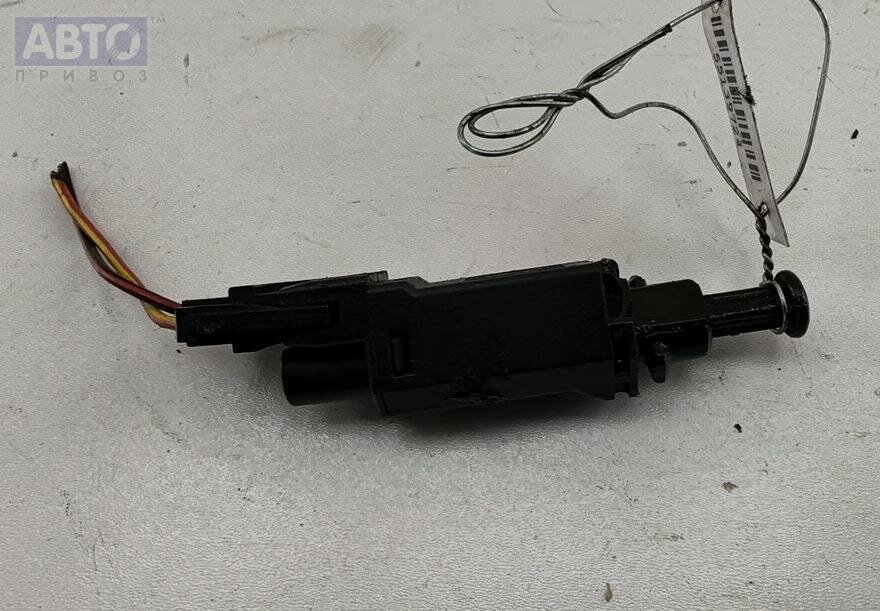 Датчик (включатель) стоп-сигнала Volkswagen Transporter T4