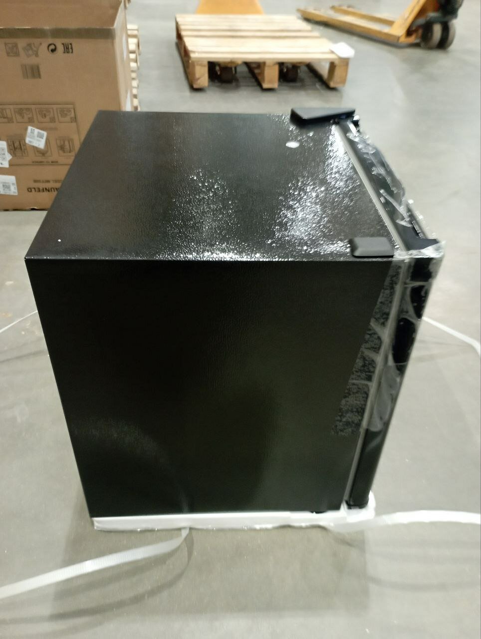 Холодильник MAUNFELD MFF50RB