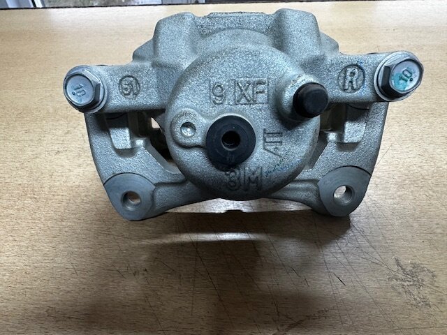 Суппорт тормозной TOYOTA 4773012A10, передний, правый, для Toyota Corolla