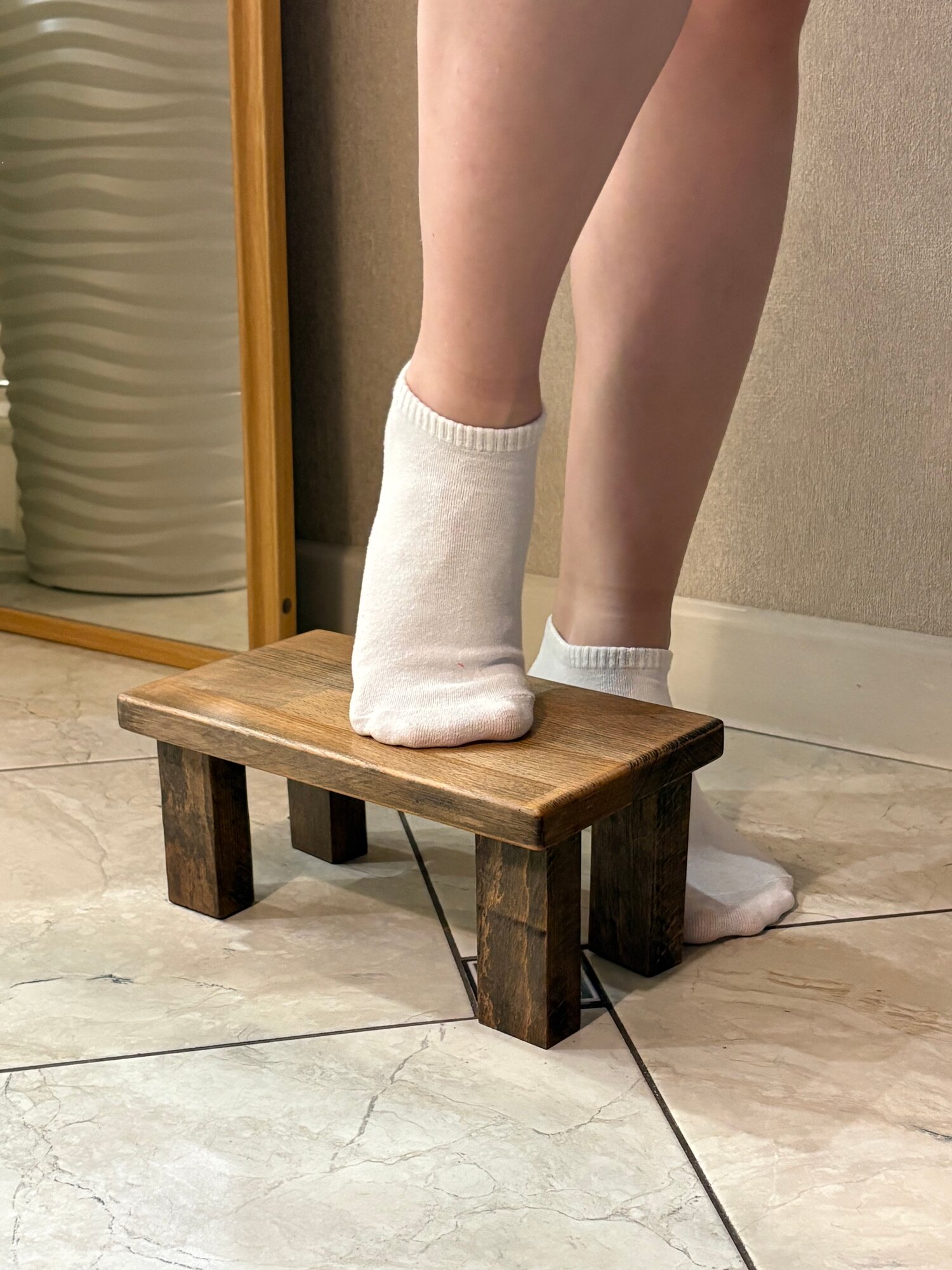 Мини-табурет "Эко-мебель", деревянный, для всех случаев жизни, максимальная нагрузка 100 кг.