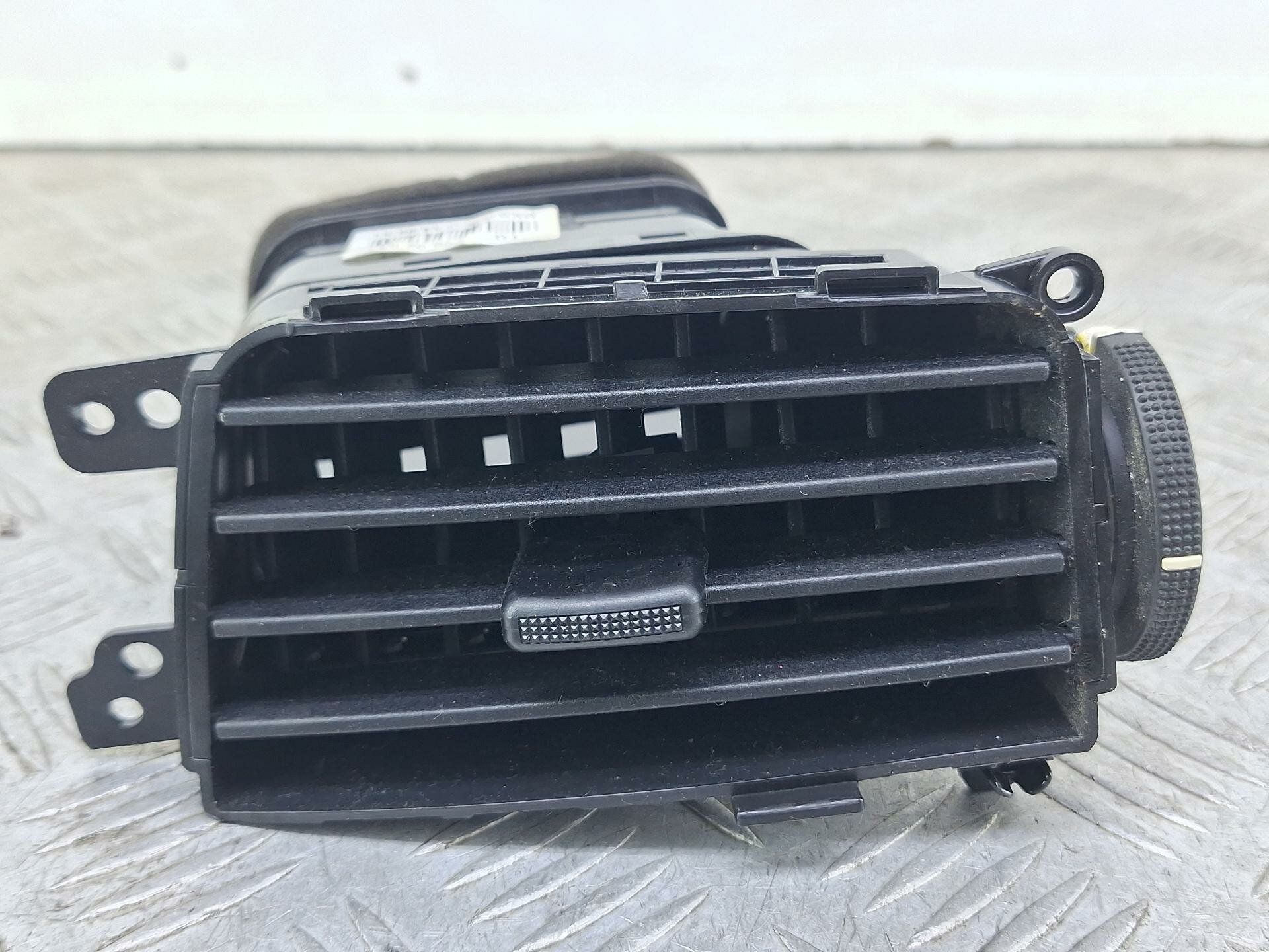 Дефлектор обдува салона Hyundai H1 Grand Starex 2008 4H974-20000