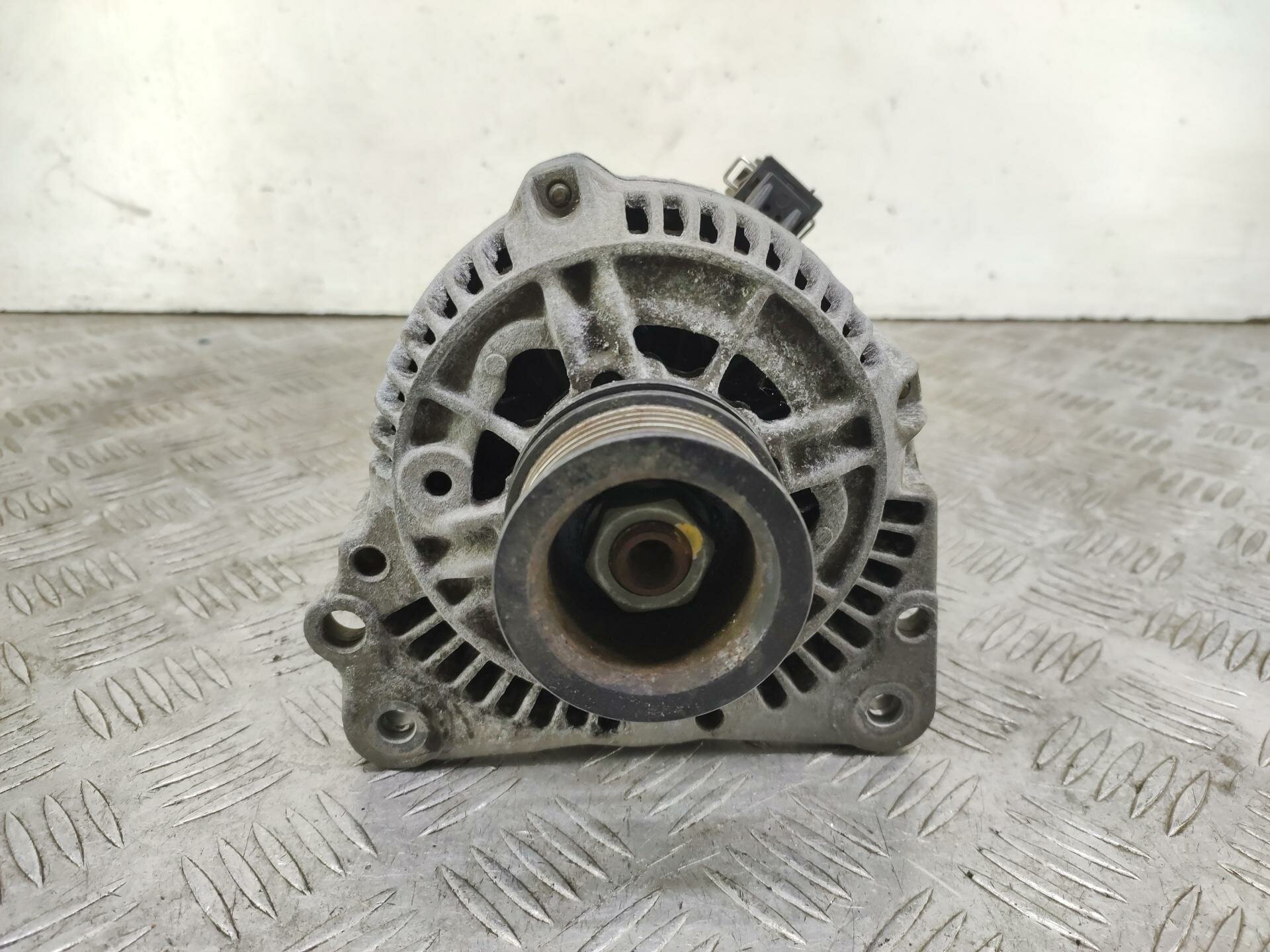 Генератор Volkswagen Golf 4 (1997 - 2006) 0123320034