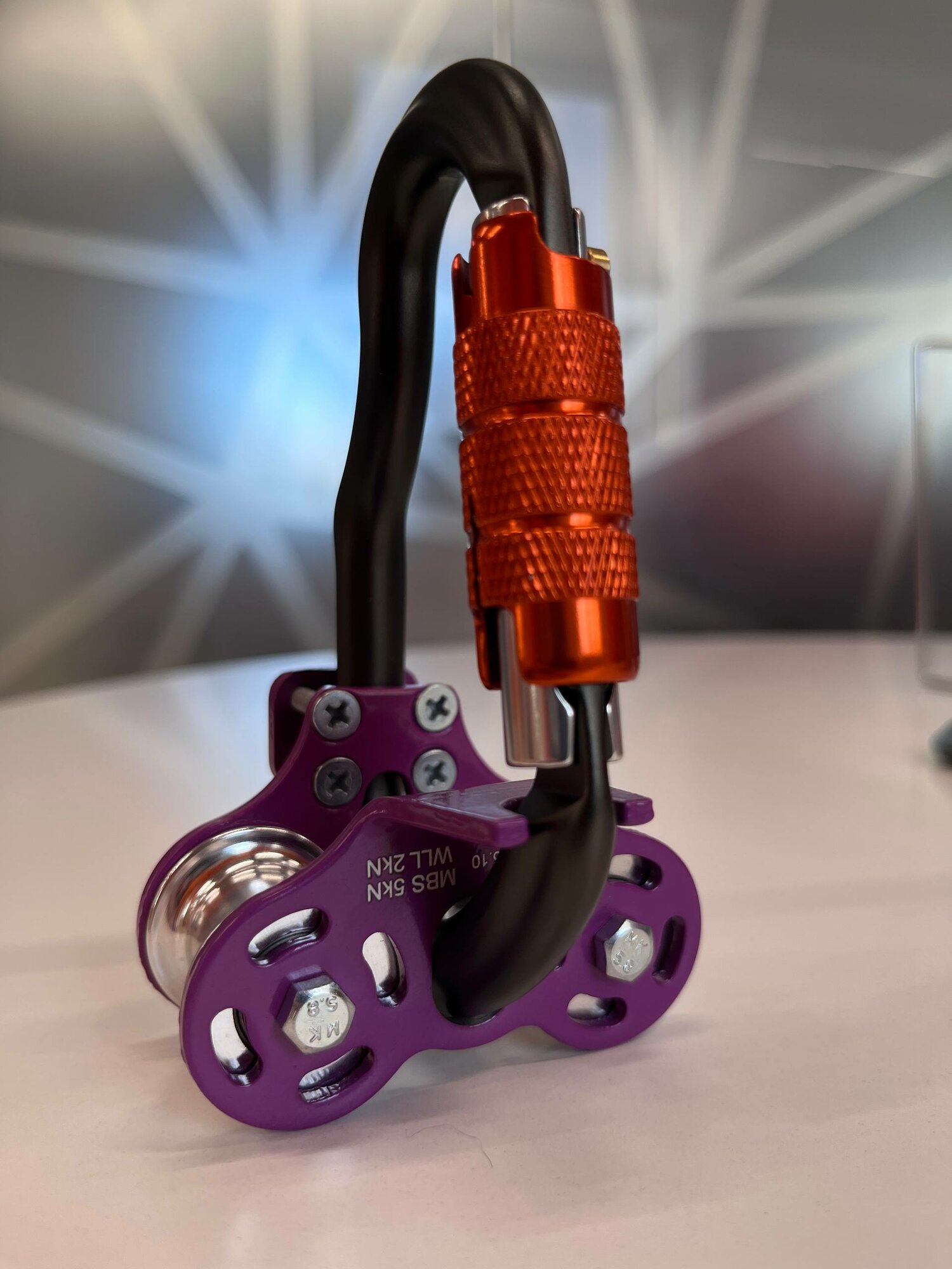 Ролик "Трек" с карабином 0277-2 "GRAY" Гусь автомат (Keylock) Вертикаль