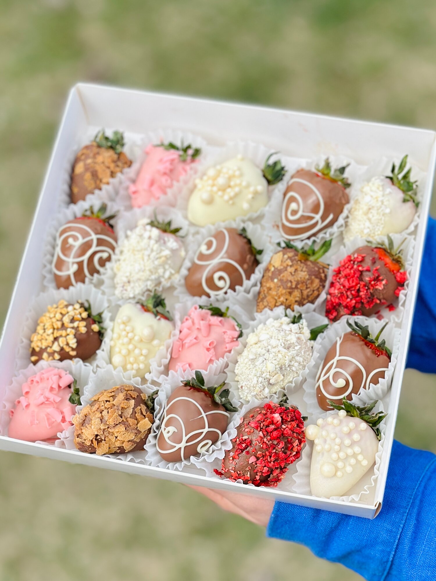 Подарочный набор клубника в шоколаде “Вкус лета”, подарок любимой девушке, в подарочной упаковке,16-25 шт