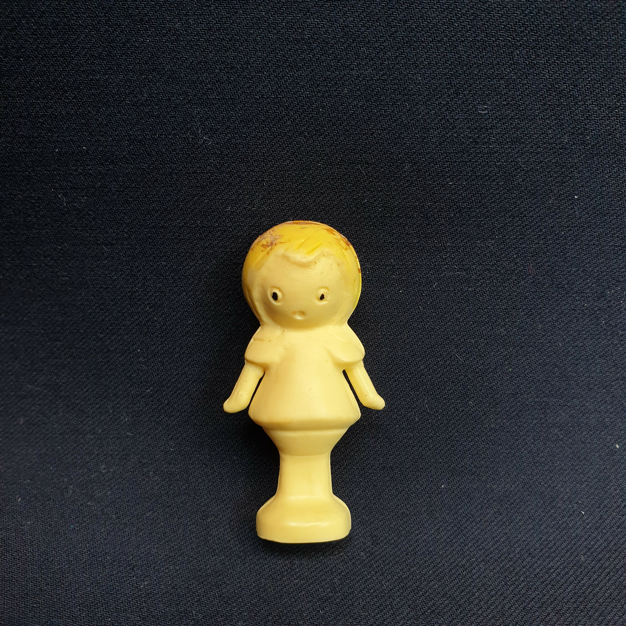 Мини игрушка Девочка Дюймовочка 5х3 см, пластик. Винтаж, СССР.