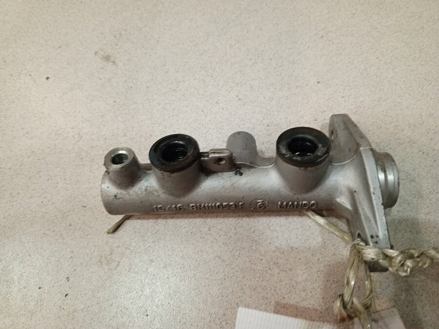 Цилиндр тормозной главный от Kia Cerato 2004-2008