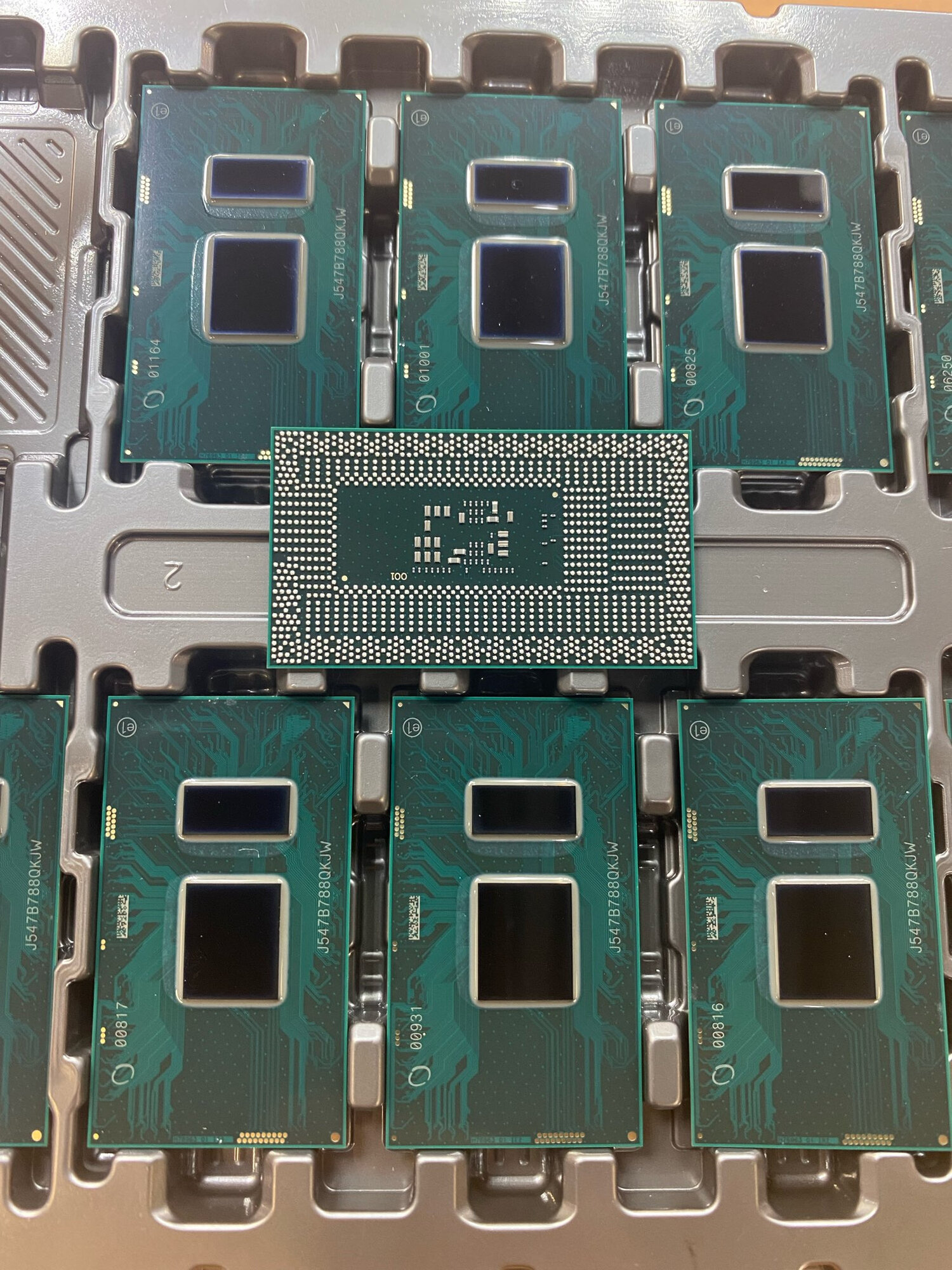 Процессор i7-7xxxU QKJW Замена SR2ZV SR2VM SR341