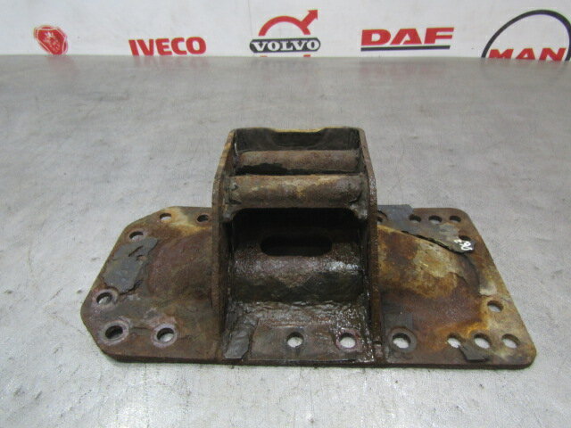 Кронштейн траверсы КПП слева MAN TGA, TGS, TGX