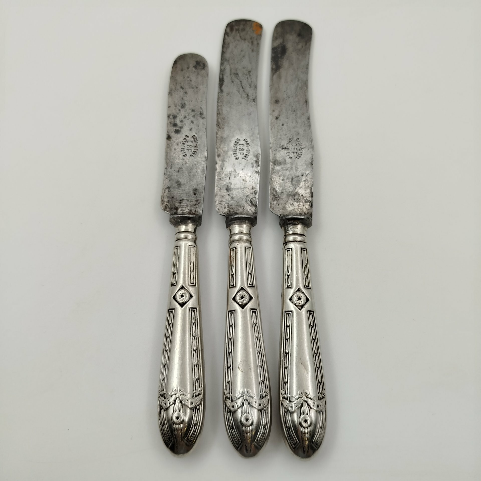 Набор из 3-х ножей для сервировки, выполненных в стиле "Модерн", альпака