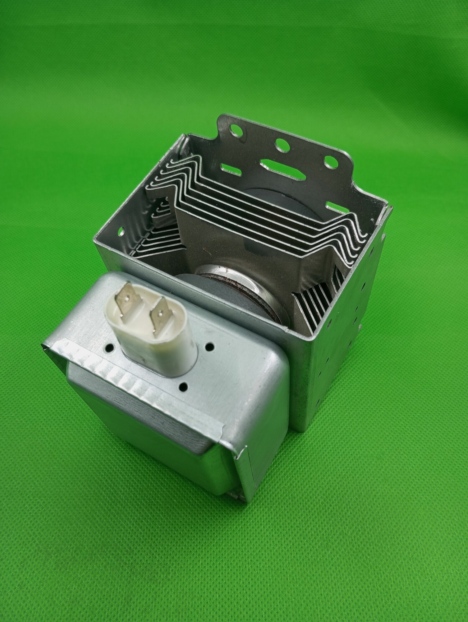 Магнетрон для микроволновой печи LG 6 пластин 900Вт