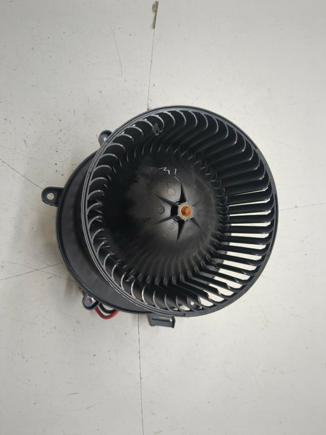 Двигатель отопителя (моторчик печки) Ford Mustang Б/У