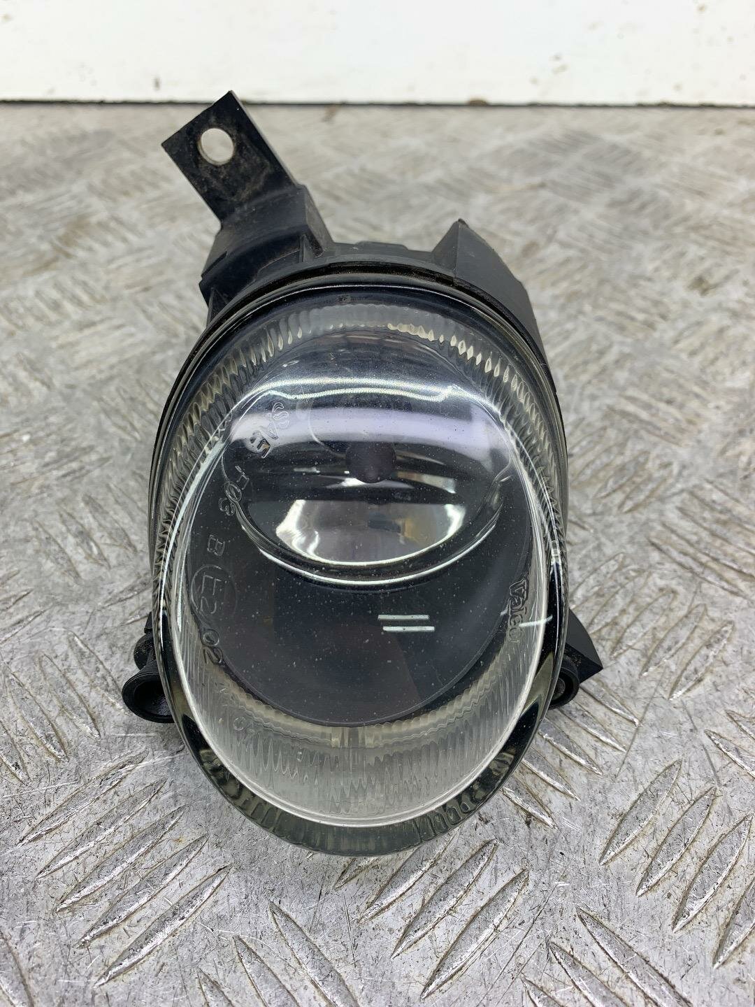 Фара противотуманная правая Audi A4 B7 2006 8E0941700C