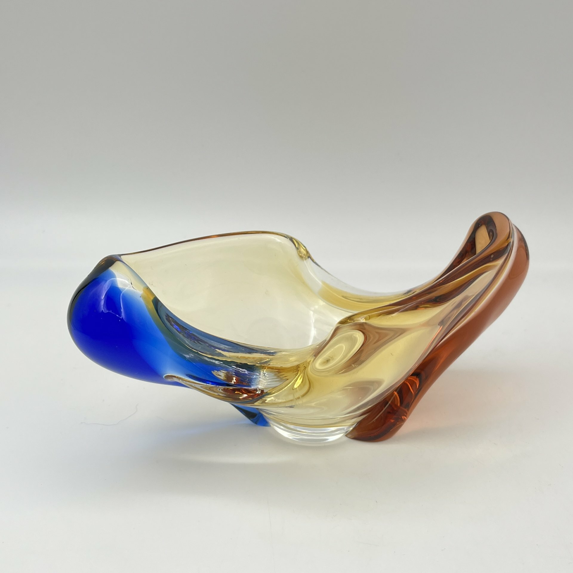 Вазочка (пепельница) из серии "Рапсодия", дизайнер Франтишек Земек (František Zemek)