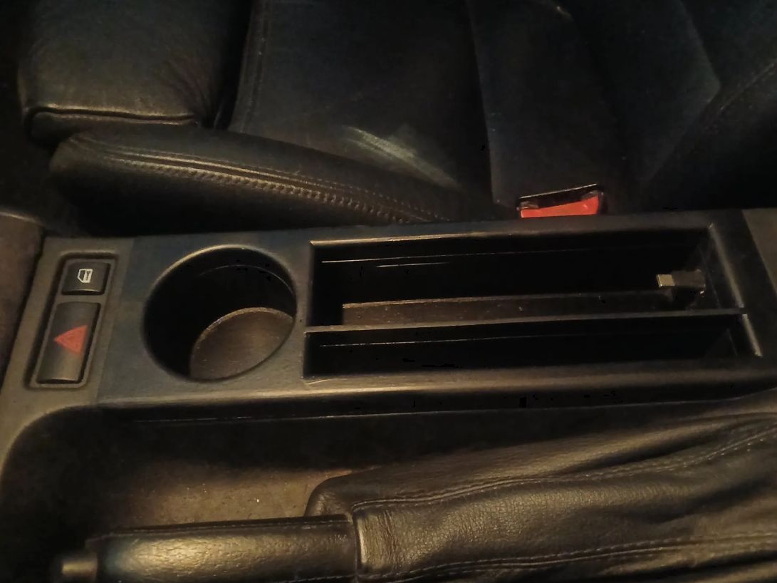 Подстаканник с нишей для BMW E46