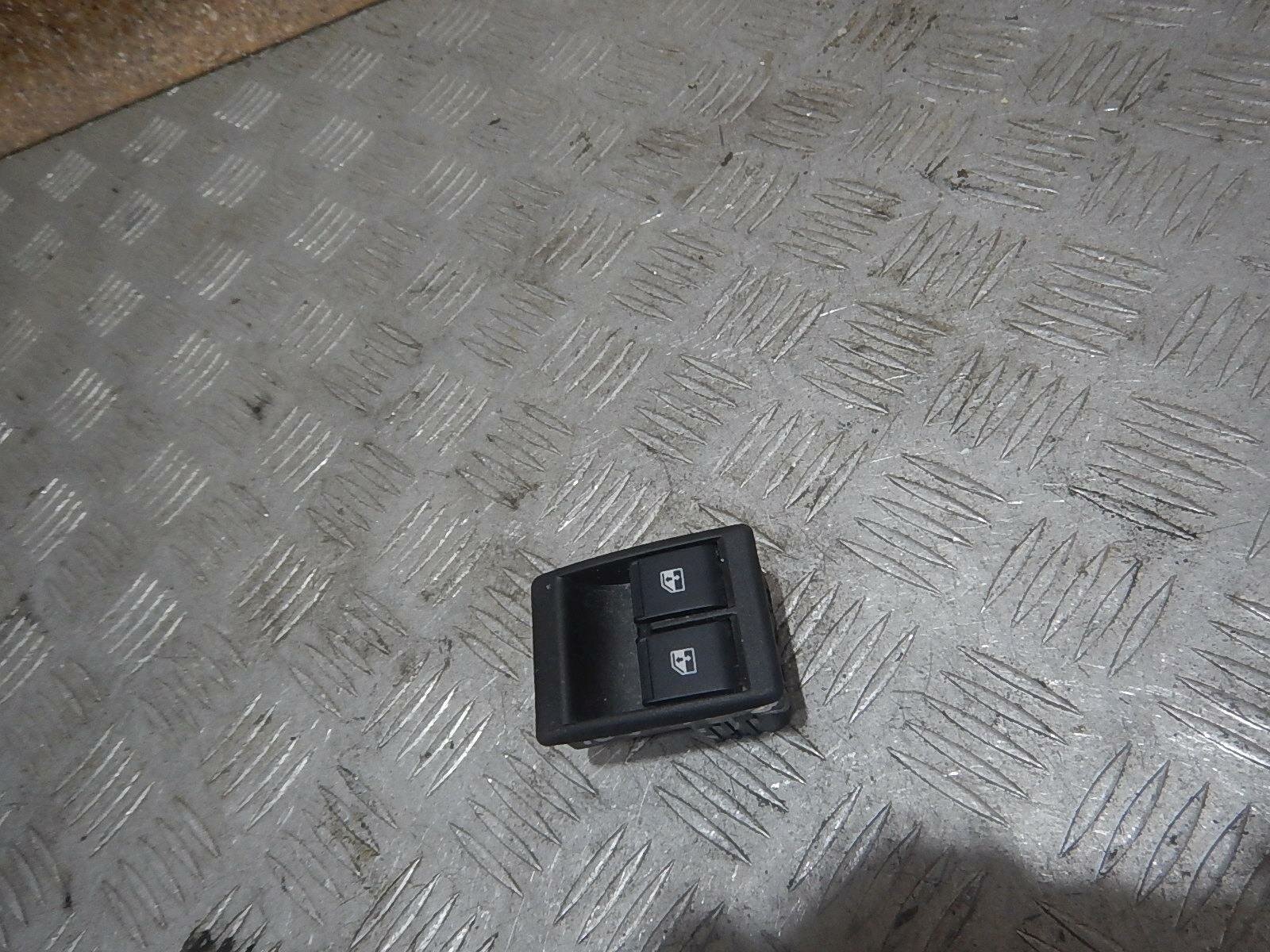 Б/У Блок управления стеклоподъемниками, ВАЗ (VAZ)-LADA NIVA LEGEND (4X4) LADA NIVA LEGEND (4x4) на 2 двери Без видимых по...