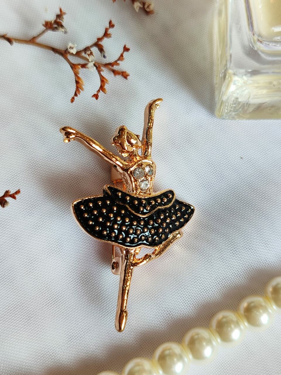 Брошь, эмаль, стразы