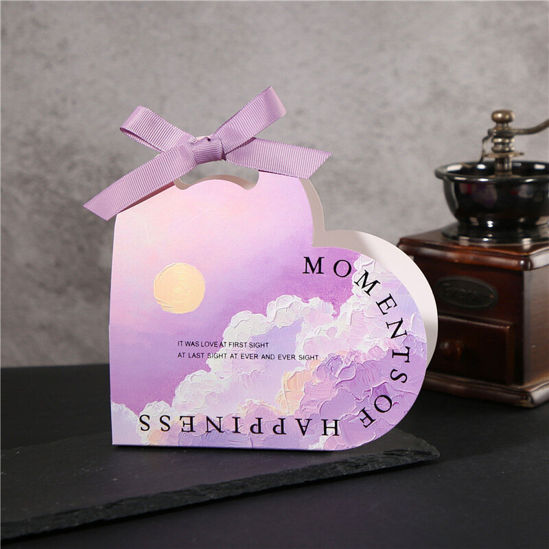 Свадебная коробка конфет "Любовный дизайн", фиолетовая