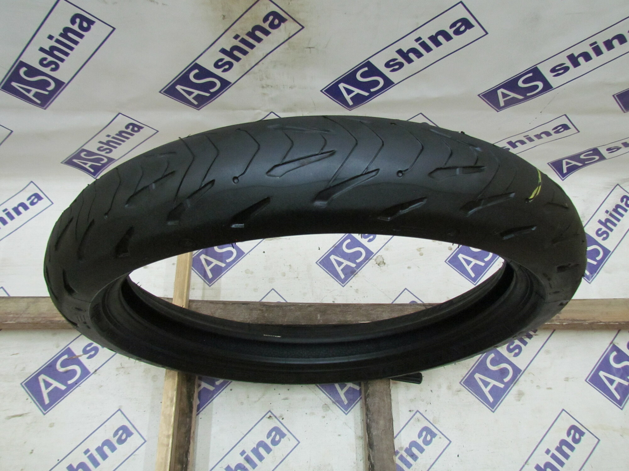Мотошина БУ для мотоцикла Michelin Road 5 Trail 120 / 70 R19 0023017