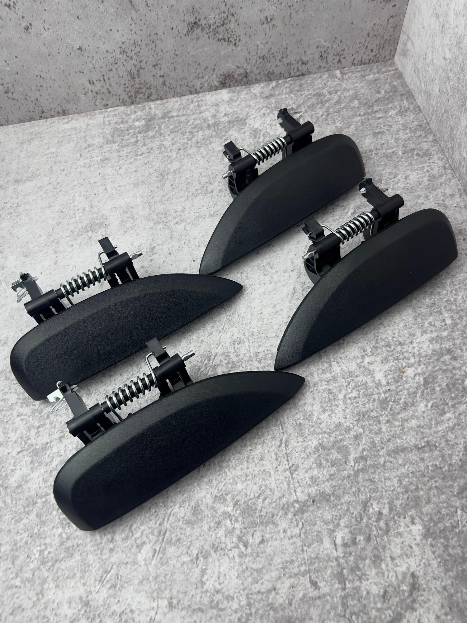 4 штуки. Ручки двери левые и правые наружные. 806070421R и 806067028R. Внешние передние и задние, полный комплект. Для Рено Логан 2 Дастер Сандеро 2. Renault Duster, Logan II, Sandero.