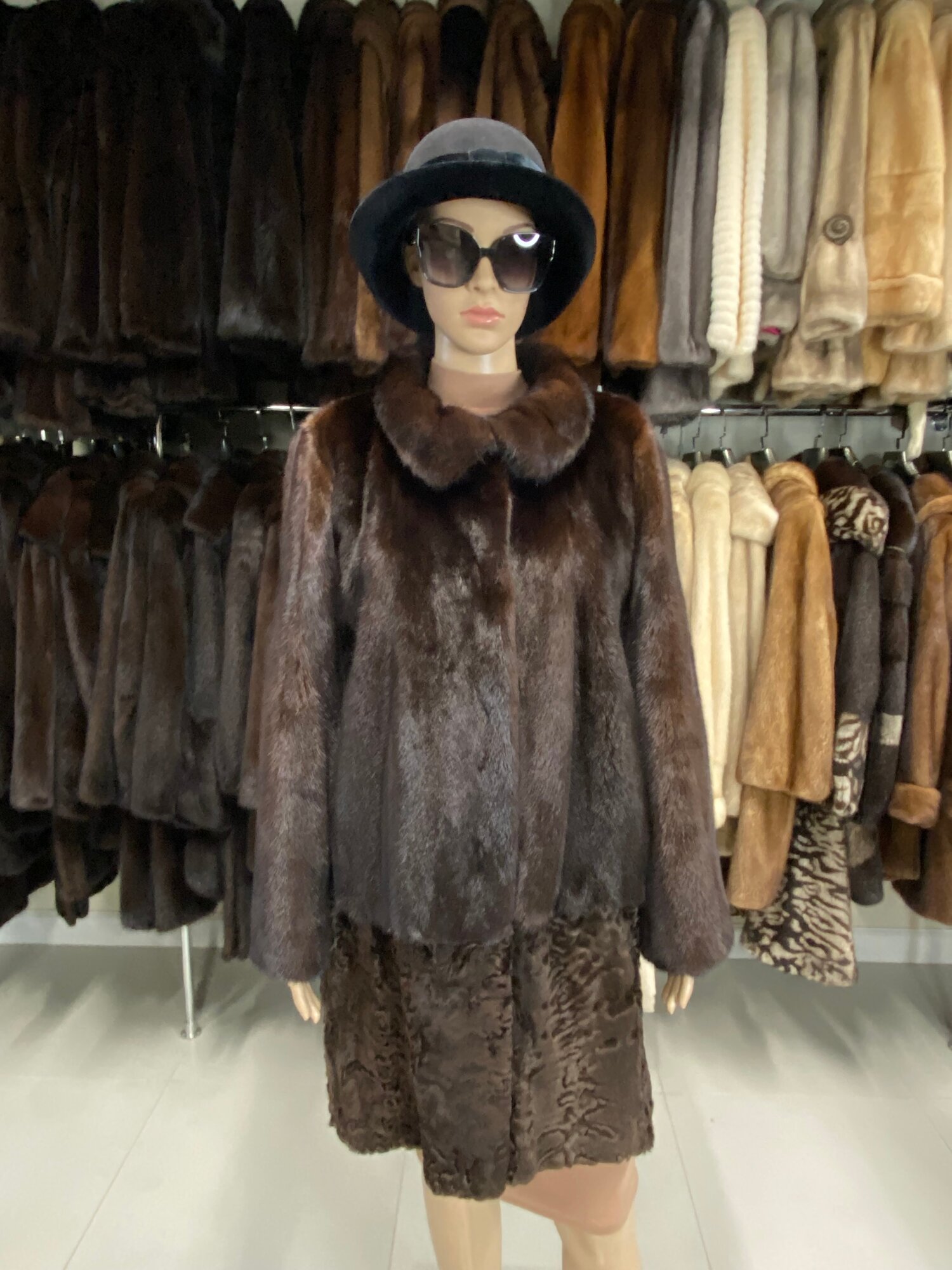 Шуба. Стильная. Норка с каракулем 50-52 р.