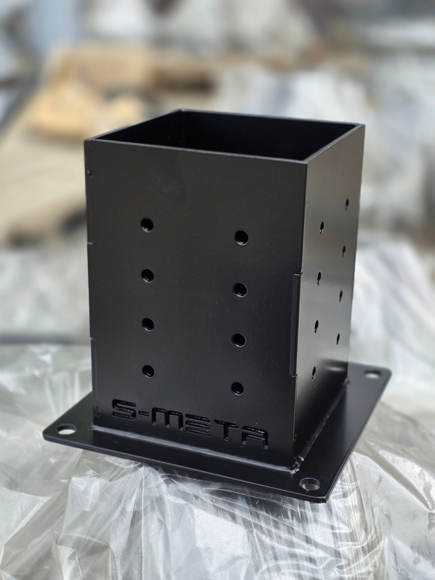 Опора для бруса от S-META 100x100, с внутренним размером 101х101