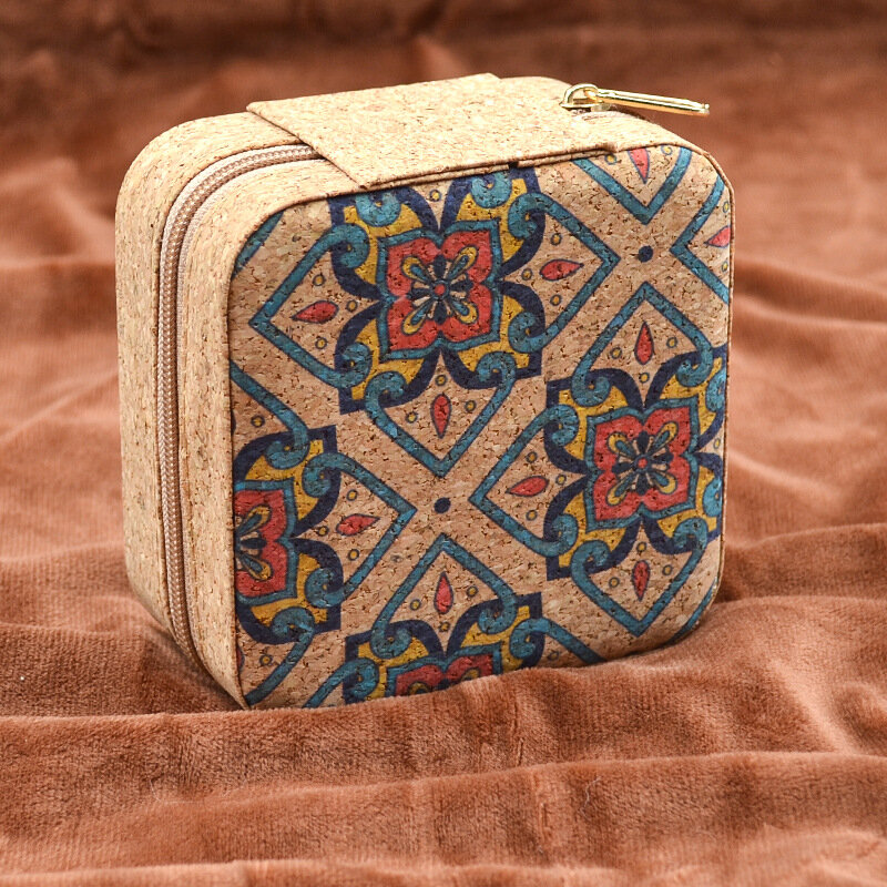 Швейная коробка "Ретро", многофункциональный набор, 9.8x9.8x5.5 см