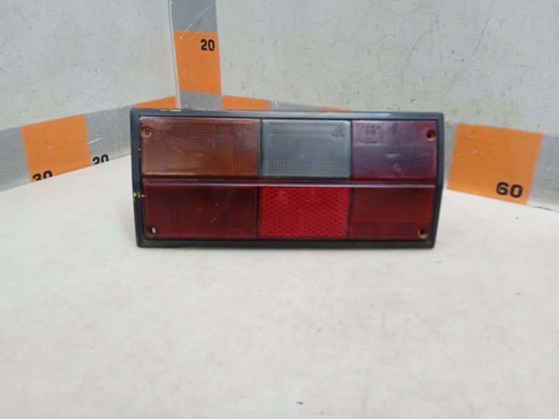 Б/У Фонарь задний левый Volkswagen Transporter 1990 T3 421484 VAG арт. 251945111F