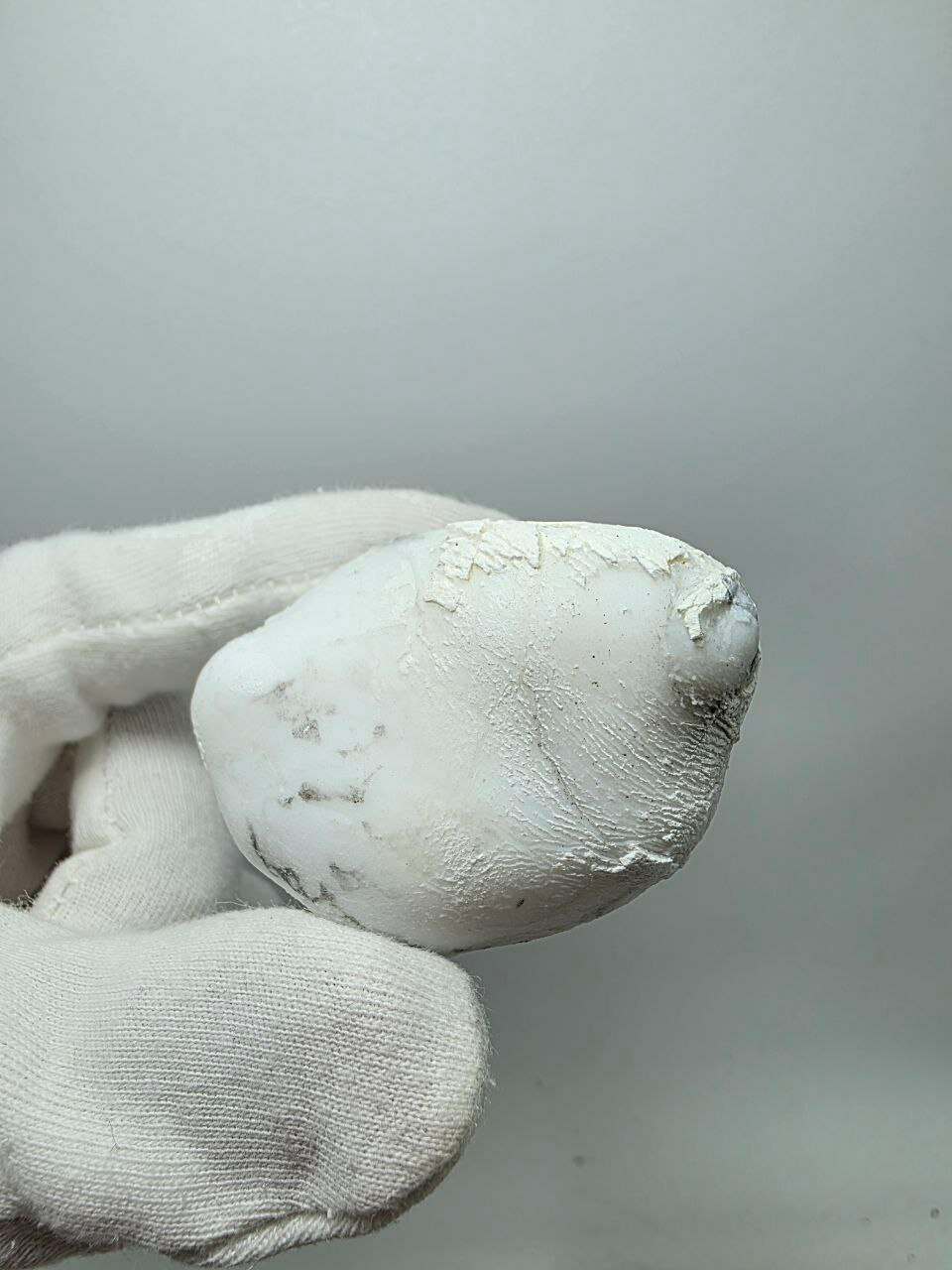 Кахолонг необработанный 52 мм, 74 г.