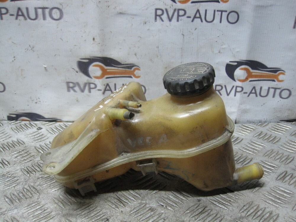 Бачок расширительный Opel Vectra A 1988-1992