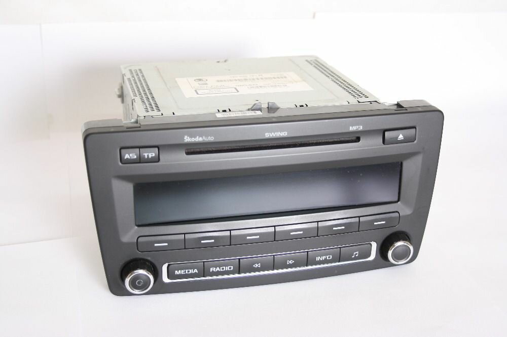 Магнитола Skoda Octavia II рестайлинг 1Z0035161M